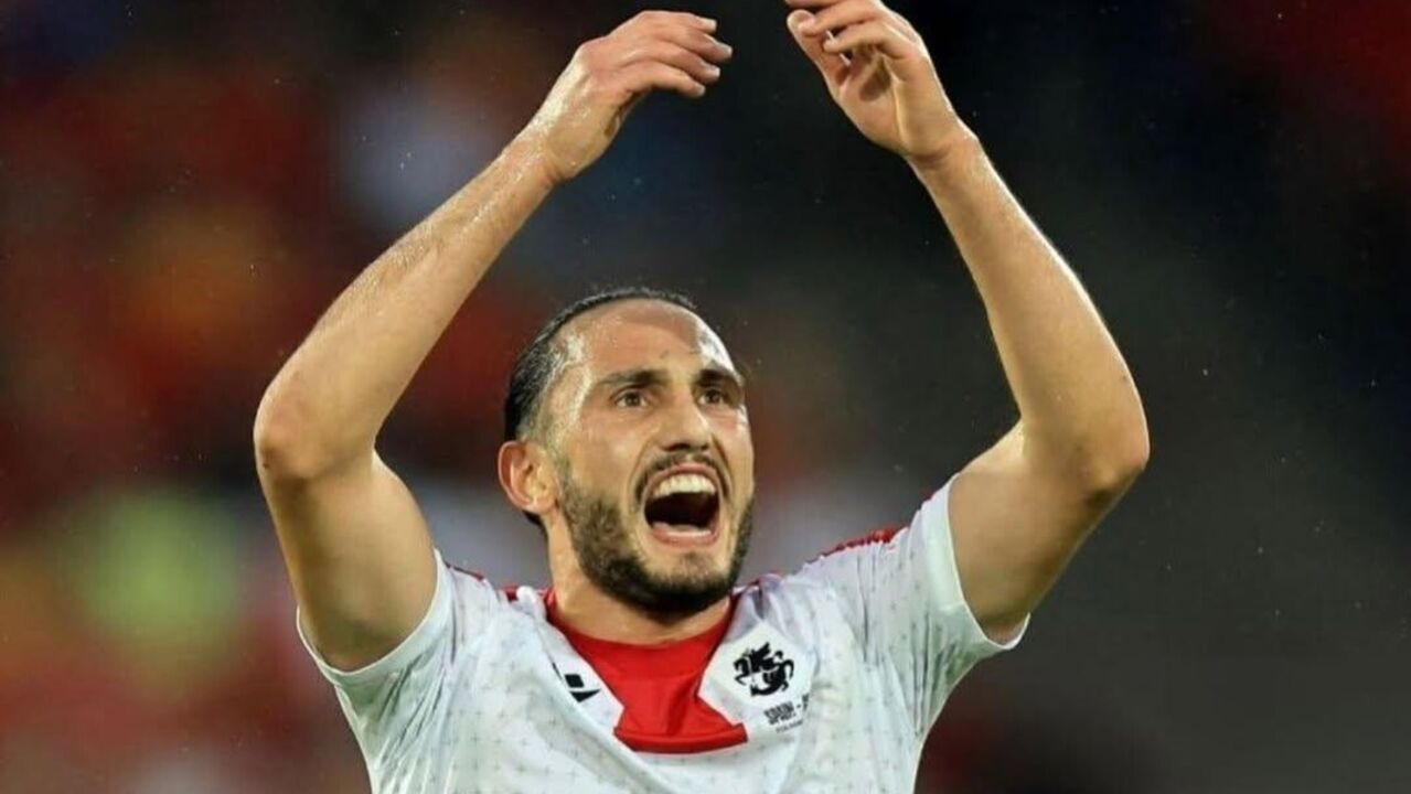 Kochorashvili mostra dotes técnicos na seleção da Geórgia: o pormenor ...