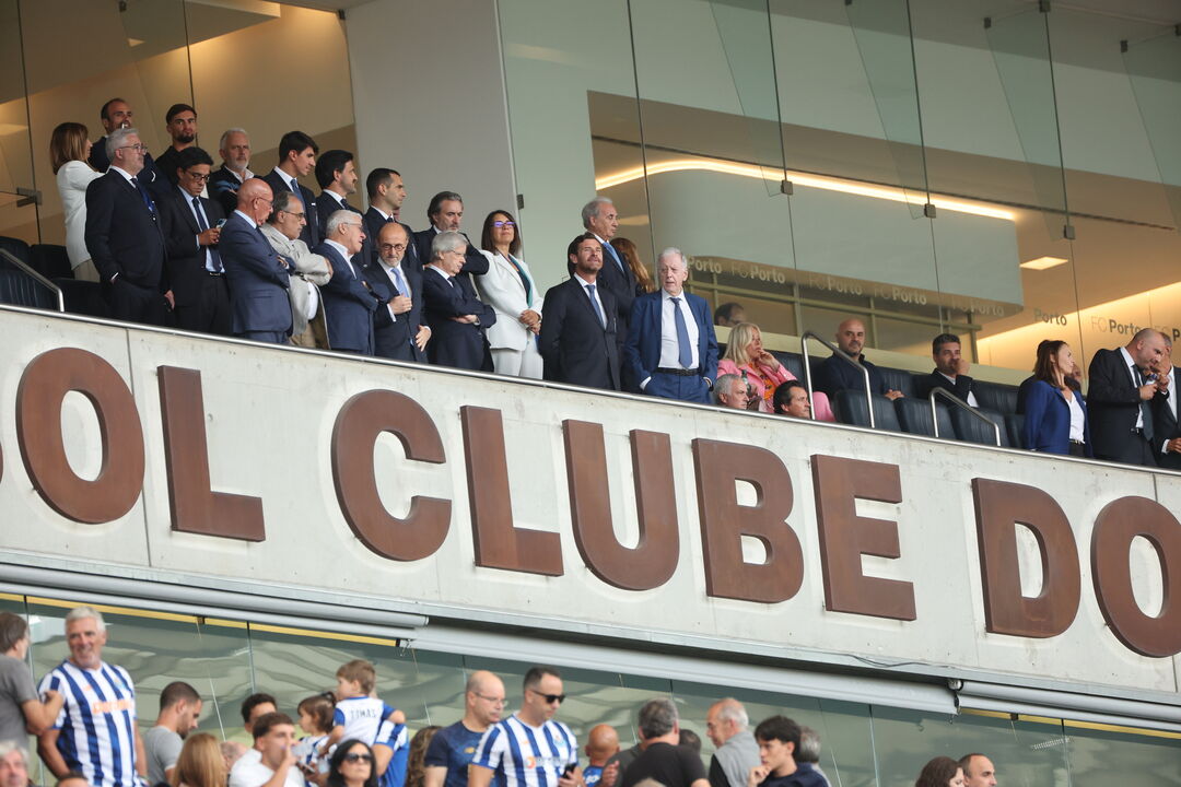 José Mourinho está no Dragão a assistir ao FC Porto-Nacional - FC Porto ...