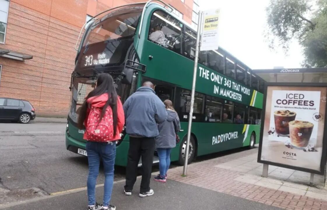 ‘O único 343 que funciona em Manchester’: Autocarro brinca com tática ...