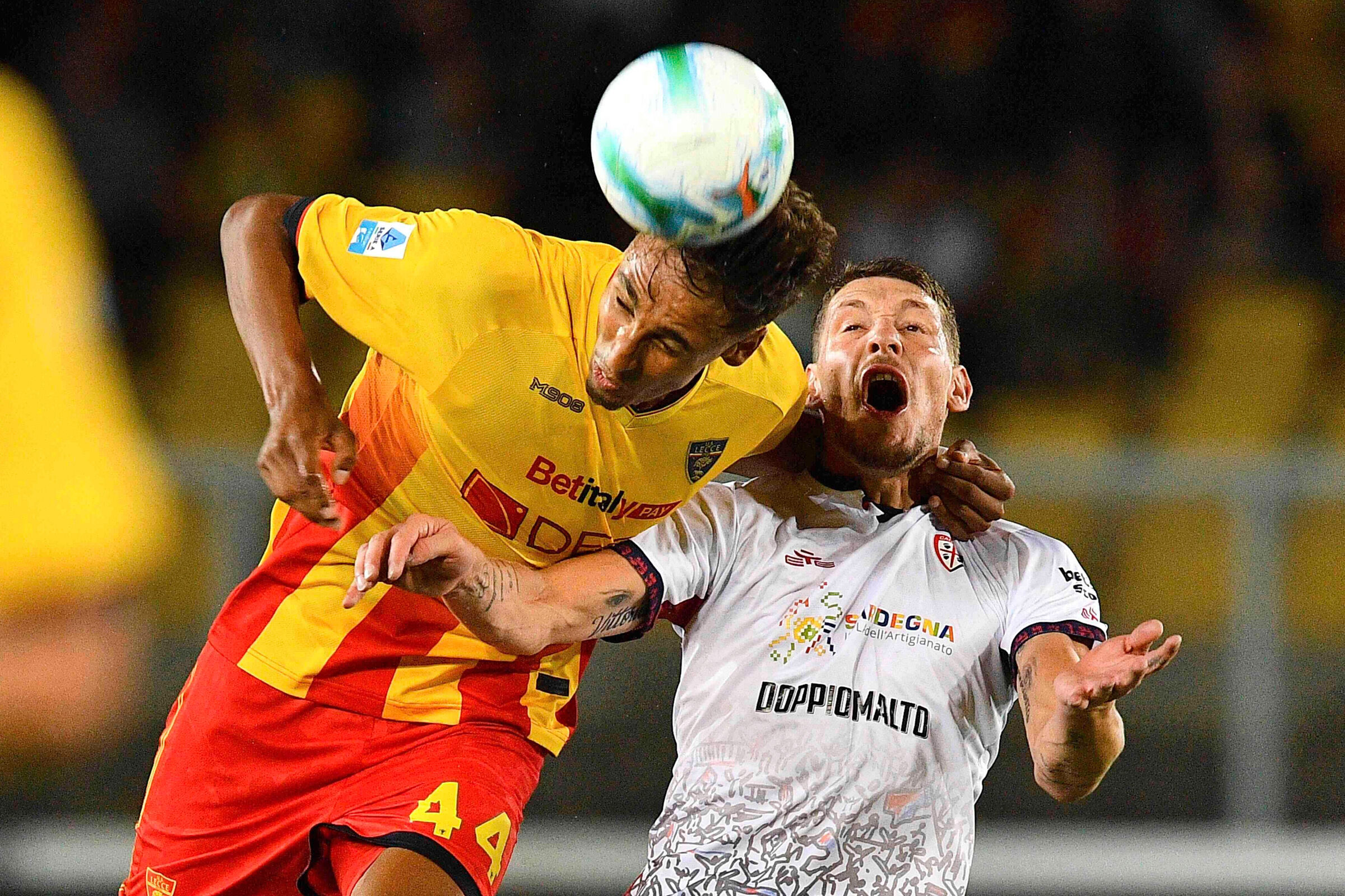 Tiago Gabriel marca mas o Lecce volta a perder na Serie A