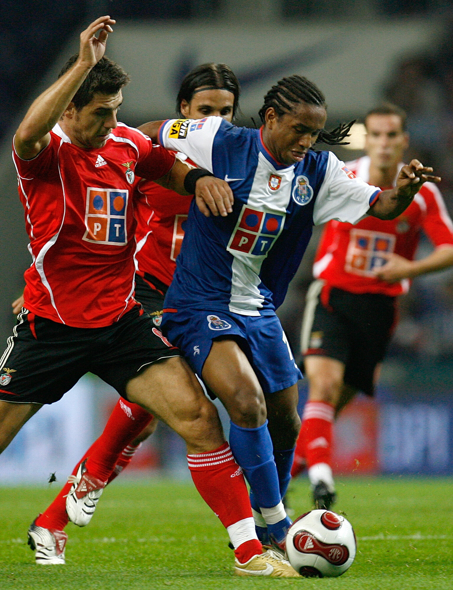 Justiça brasileira ordena a detenção de Anderson, antigo jogador do FC ...