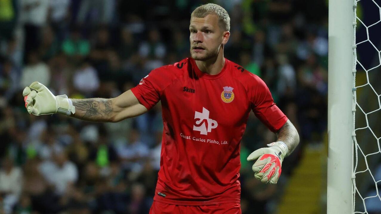 Nico Mantl assume a baliza do Arouca na Taça de Portugal - Arouca ...