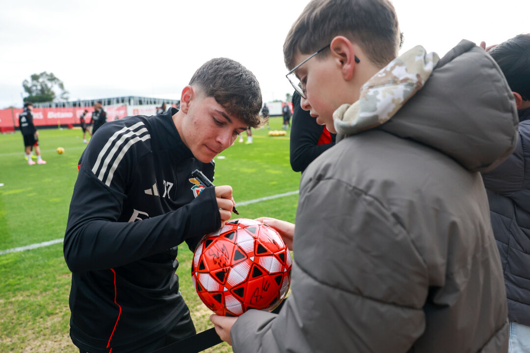 Gonçalo Moreira e Arnas Voitinovicius novidades em treino aberto a ...