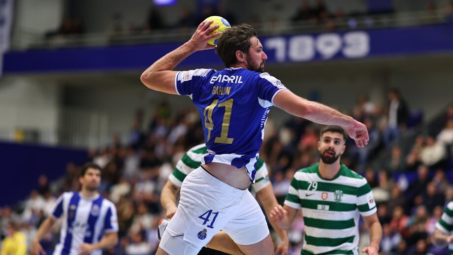 Sporting vence clássico com FC Porto e reforça liderança do campeonato ...