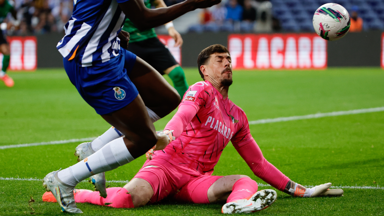 Caio Secco em dúvida para a receção ao Santa Clara - Moreirense ...