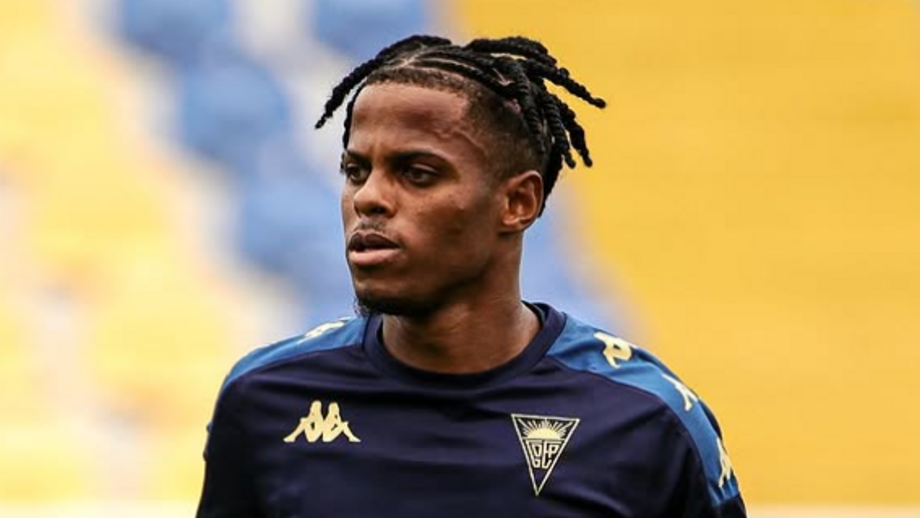 Fabrício é reforço do Alverca por empréstimo do Estoril - Alverca ...