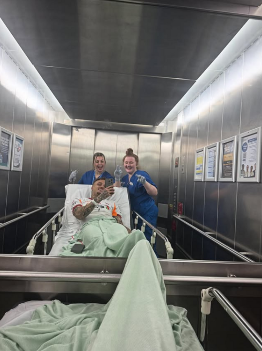 «M... acontecem»: Noa Lang partilha foto no hospital após momento ...