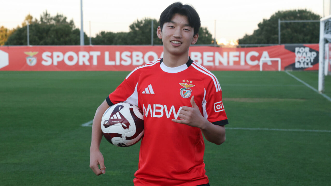 Francisco Wang assina contrato profissional com o Benfica - Benfica ...