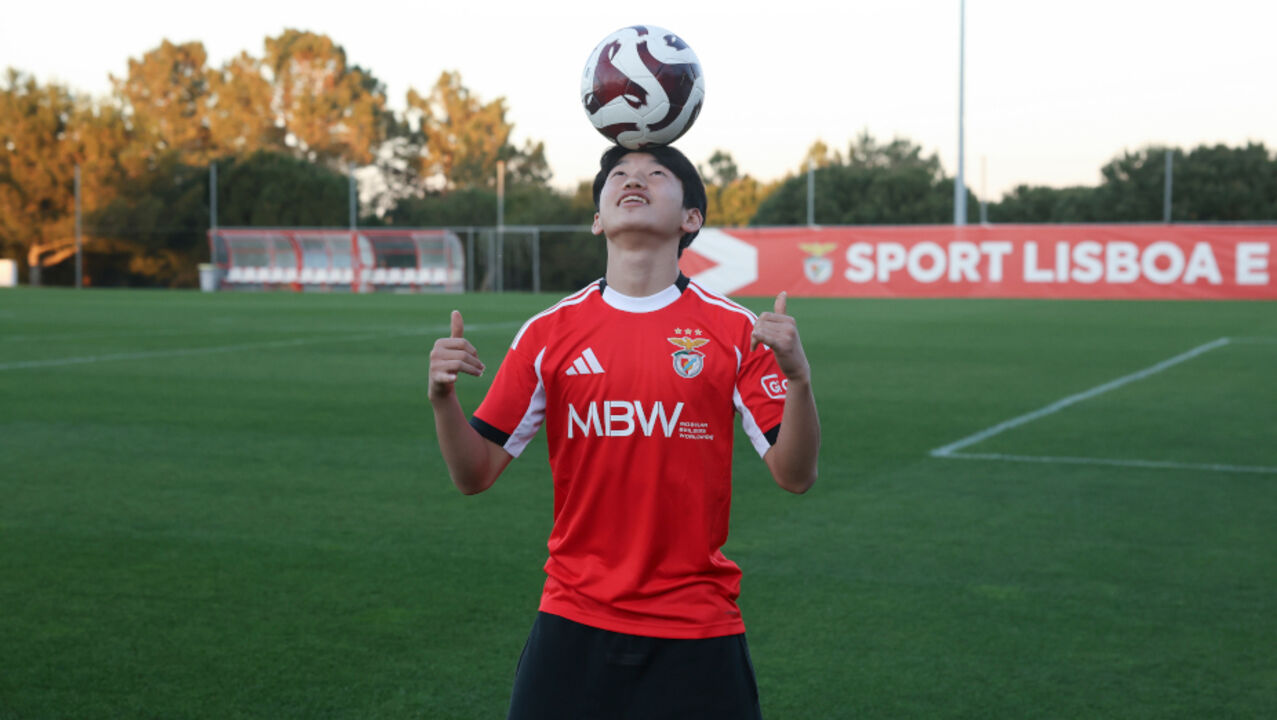 Francisco Wang assina contrato profissional com o Benfica - Benfica ...