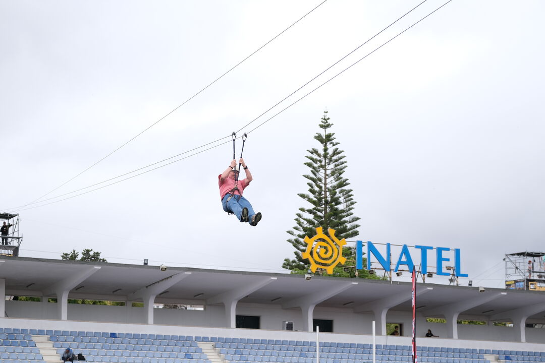 Do slide ao boxe, do curling ao batismo de mergulho: Record Challenge ...